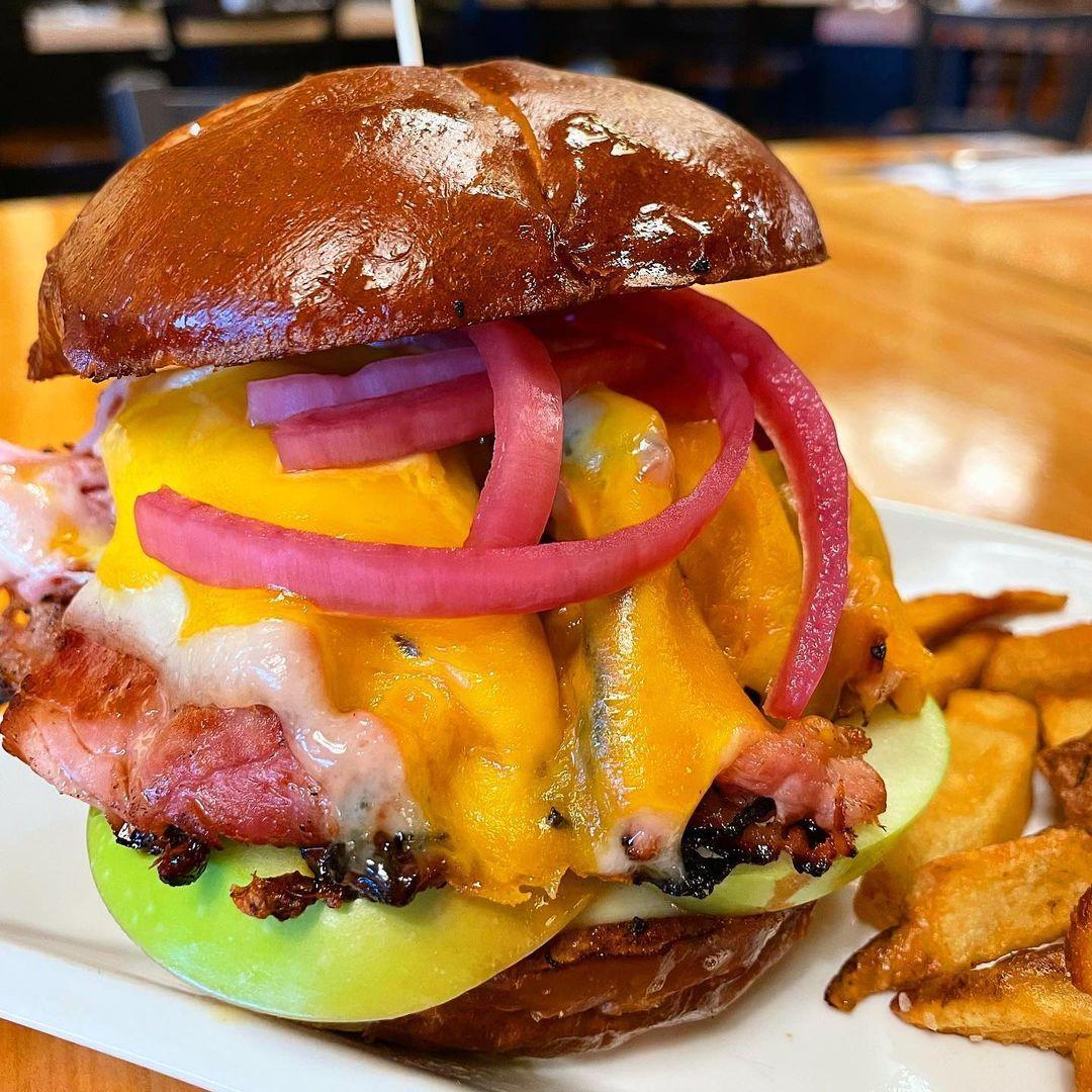 Electric Cheetah Cascade menus in Grand Rapids, Michigan, United States