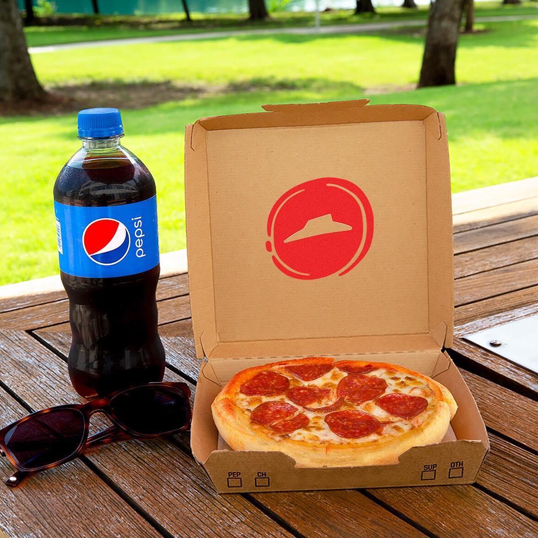 Photos for Pizza Hut Express in Waldorf, MD | Sirved