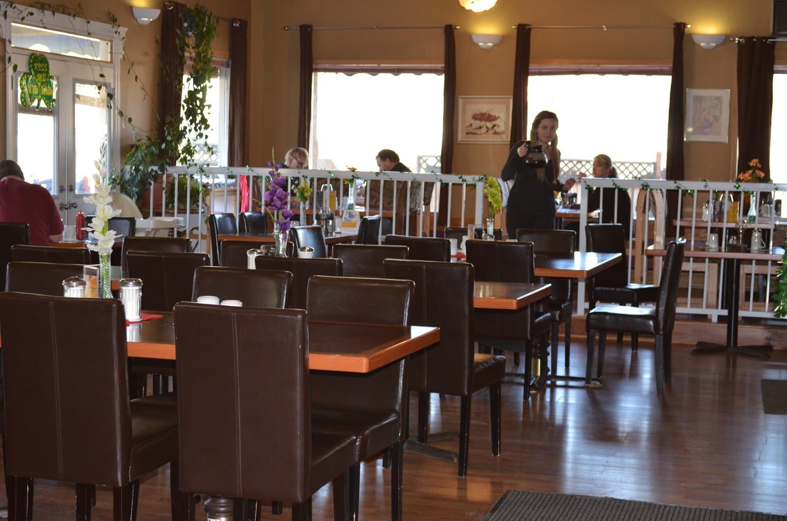Monte Carlo Grill & Pizza menus in Castlegar, British Columbia, Canada