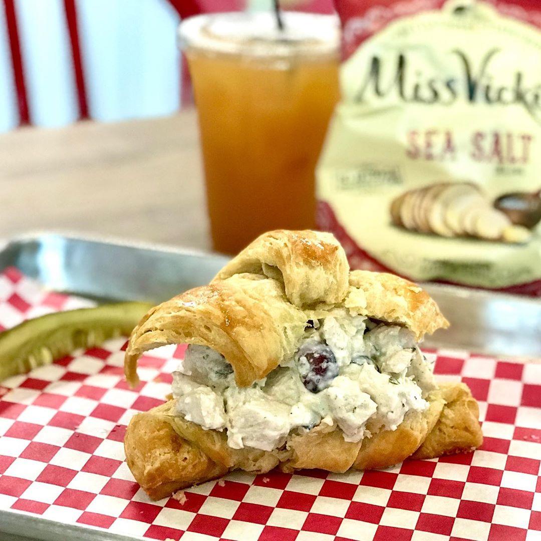 Golly G's Coffee, Ice Cream & Sweets - Greenbrier menus in Greenbrier ...