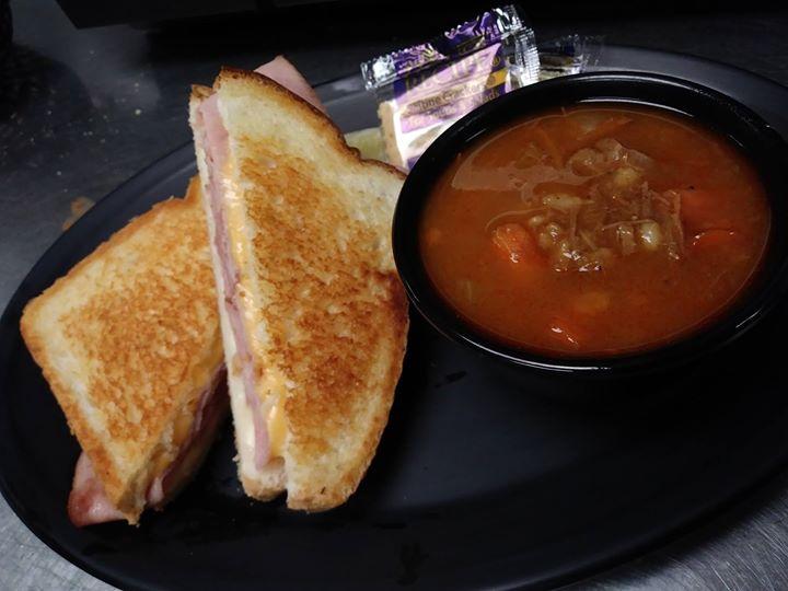 Cy's Bar and Grill menus in Chaska, Minnesota, United States
