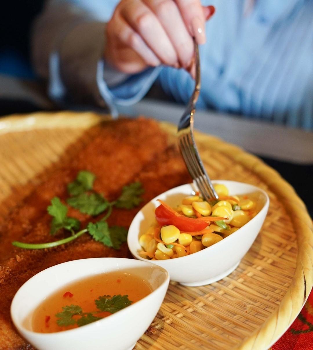 Isaan Der - Thai Kitchen & Bar menu in Toronto, Ontario, Canada