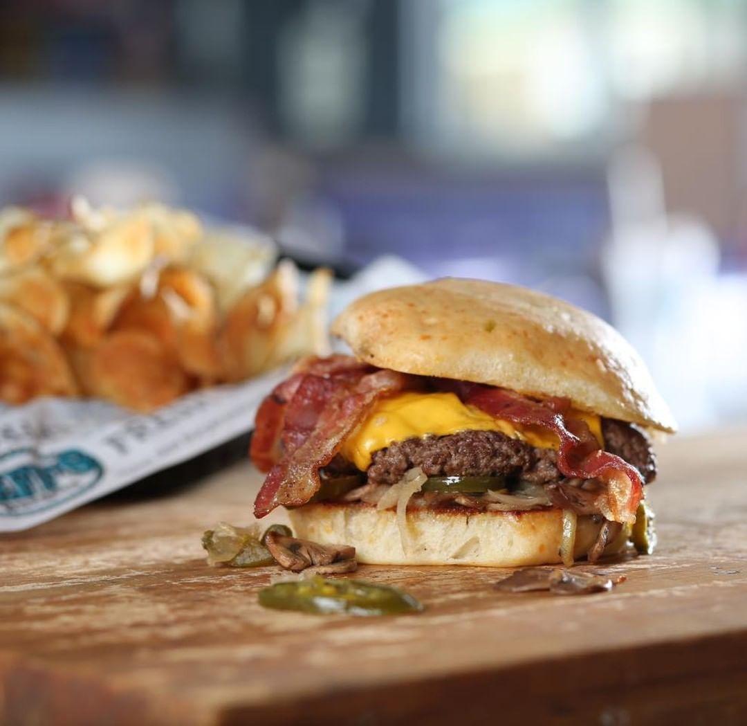 Heff’s Burger & Bar menus in Abilene, Texas, United States