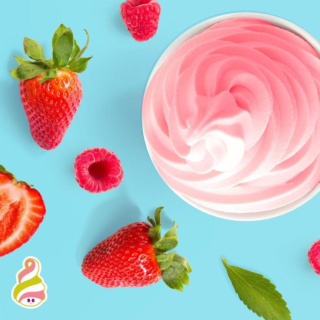 Menchie's Frozen Yogurt menus in Valencia, California, United States