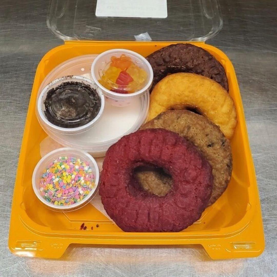 Spunky Dunkers Donuts menus in Palatine, Illinois, United States