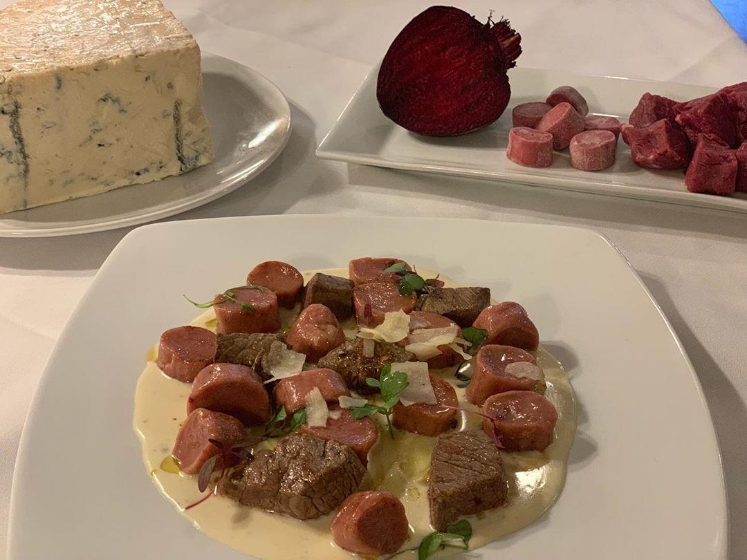 Catello’s Italian Art. Cuisine menus in Pendleton, Indiana, United States