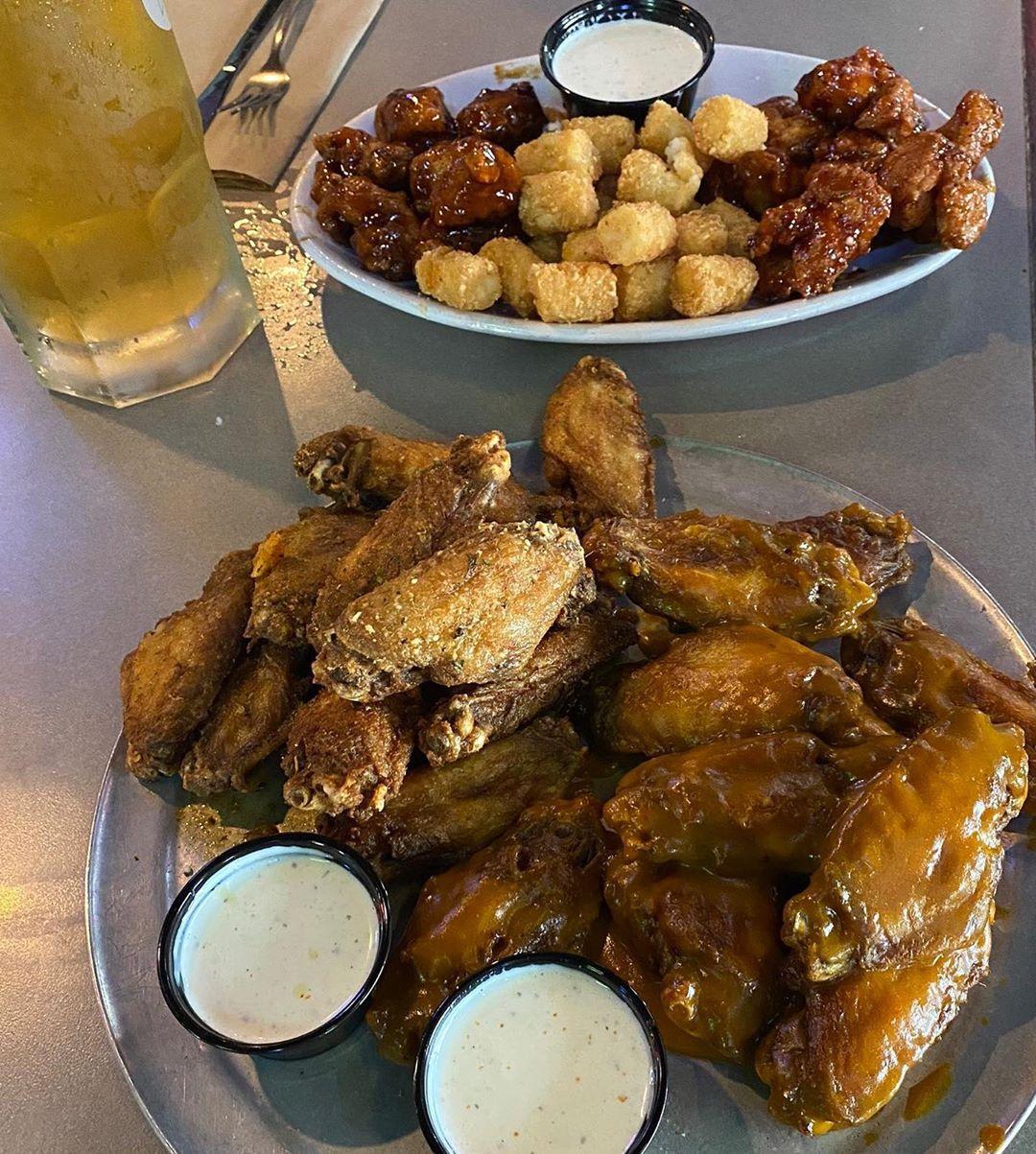 Pluckers Wing Bar menus in Plano, Texas, United States