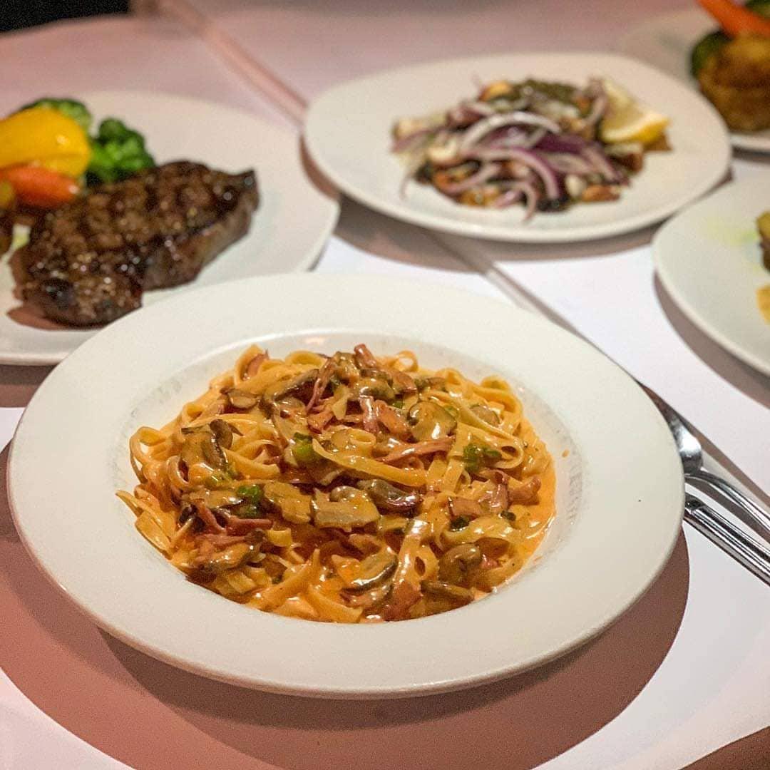 Vivaldi menus in Pierrefonds, Quebec, Canada