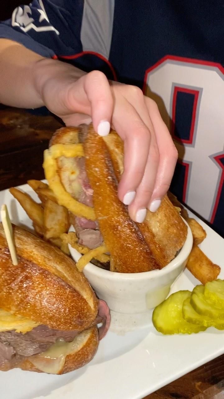 Lewis' Restaurant & Grille menu in Norwood, Massachusetts, USA