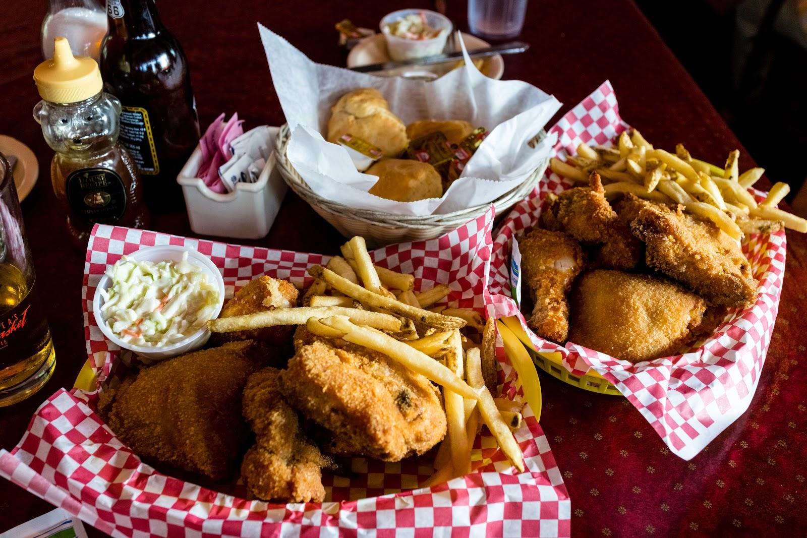 Dell Rhea's Chicken Basket menu in Willowbrook, Illinois, USA