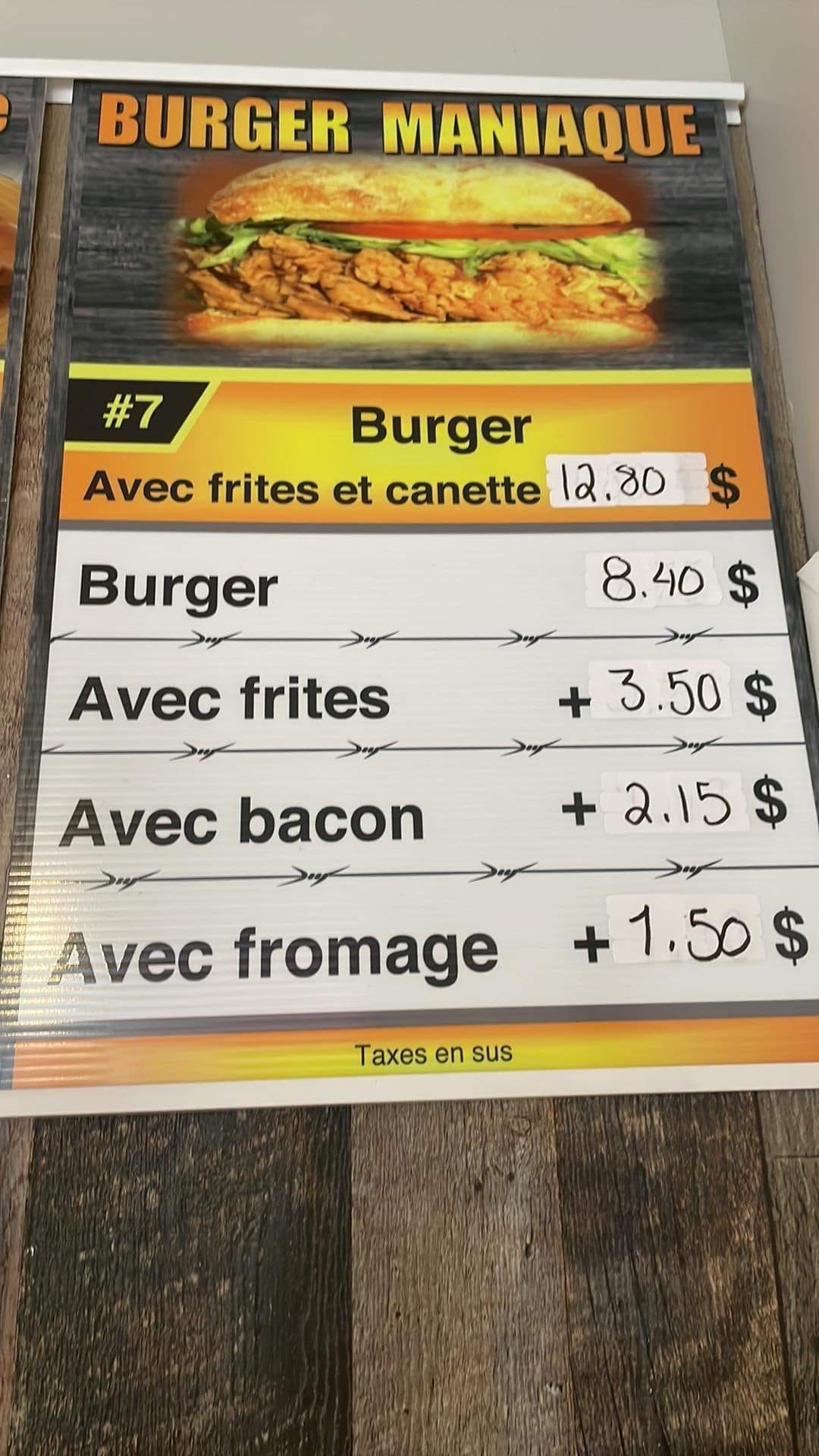 Poulet Frit Maniaque menu in Marieville, Quebec, Canada