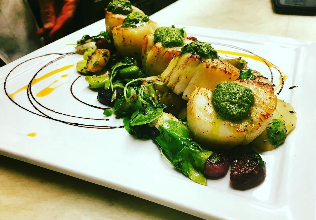 85 Main menu in Putnam, Connecticut, USA