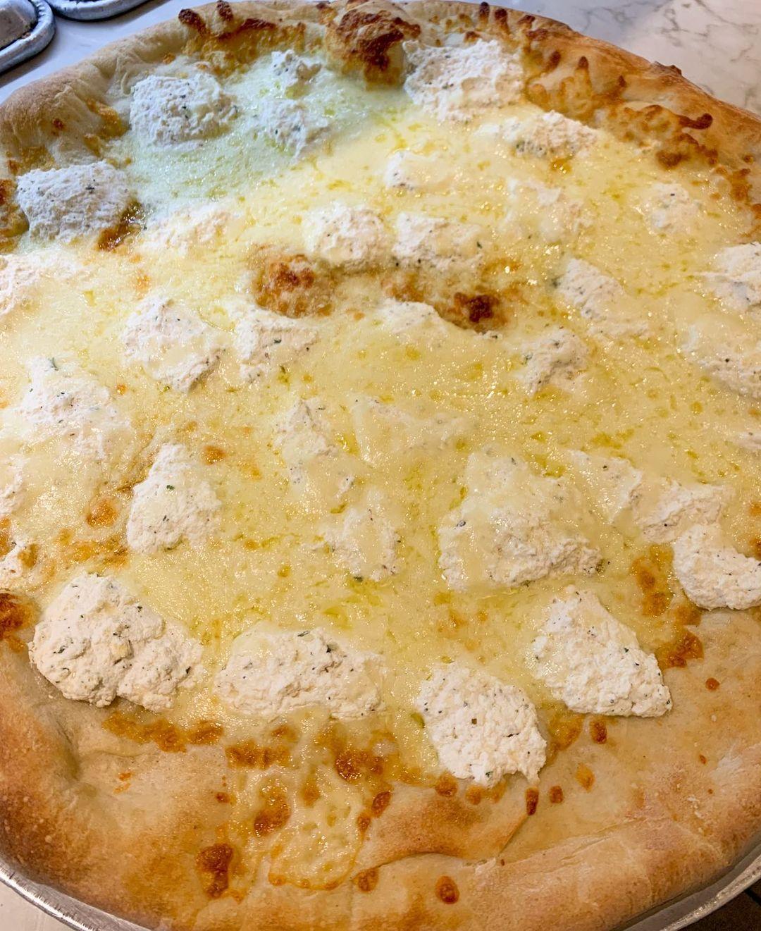 Brezza Pizza Kitchen menu in Wading River, New York, USA