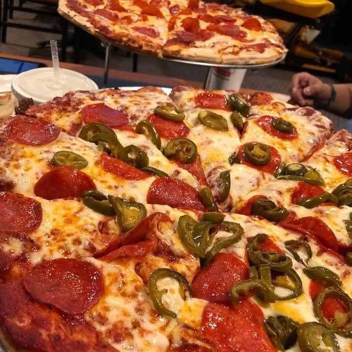 Round Table Pizza menu in Santa Cruz, California, USA