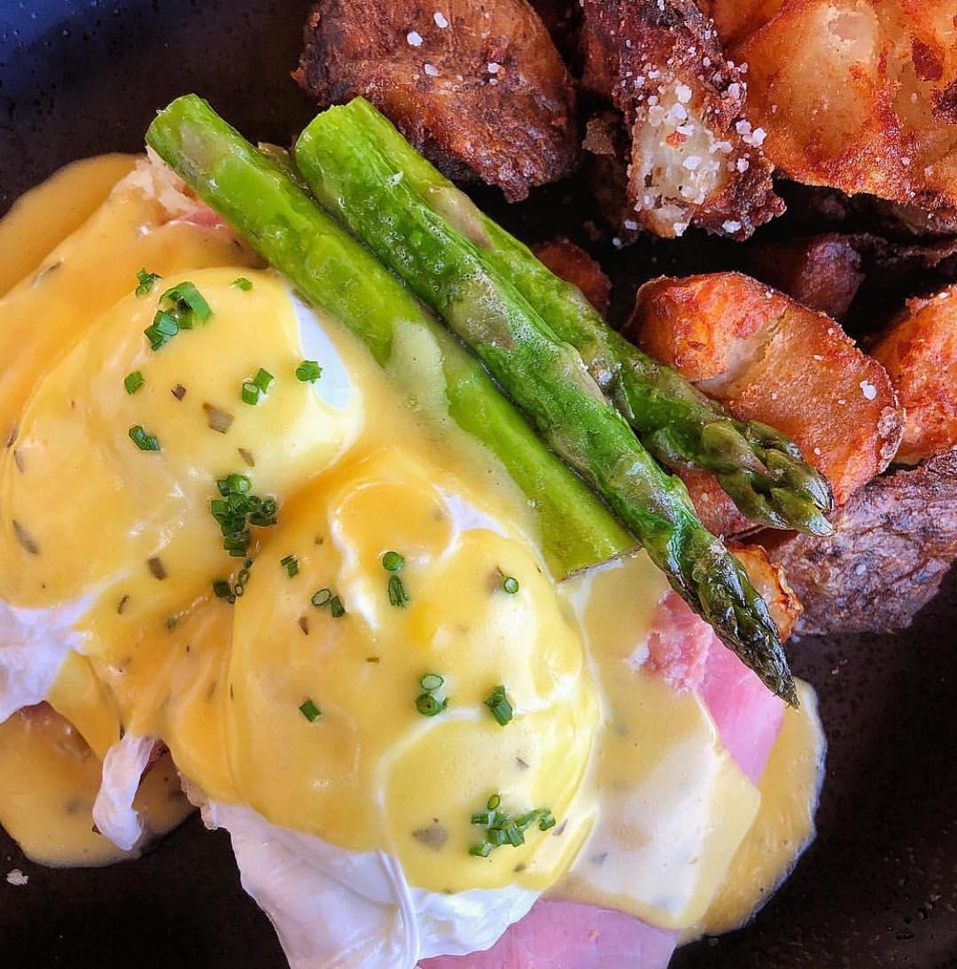 Milestone 229 menu in Columbus, Ohio, USA