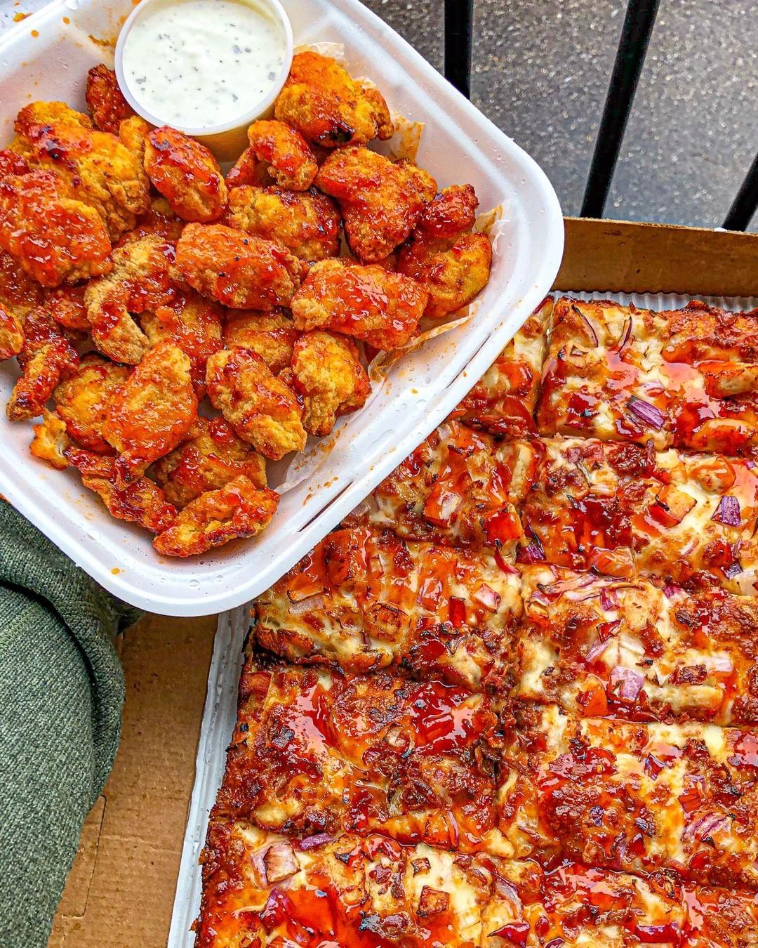 Papa Romano's Pizza menus in Dearborn Heights, Michigan, United States