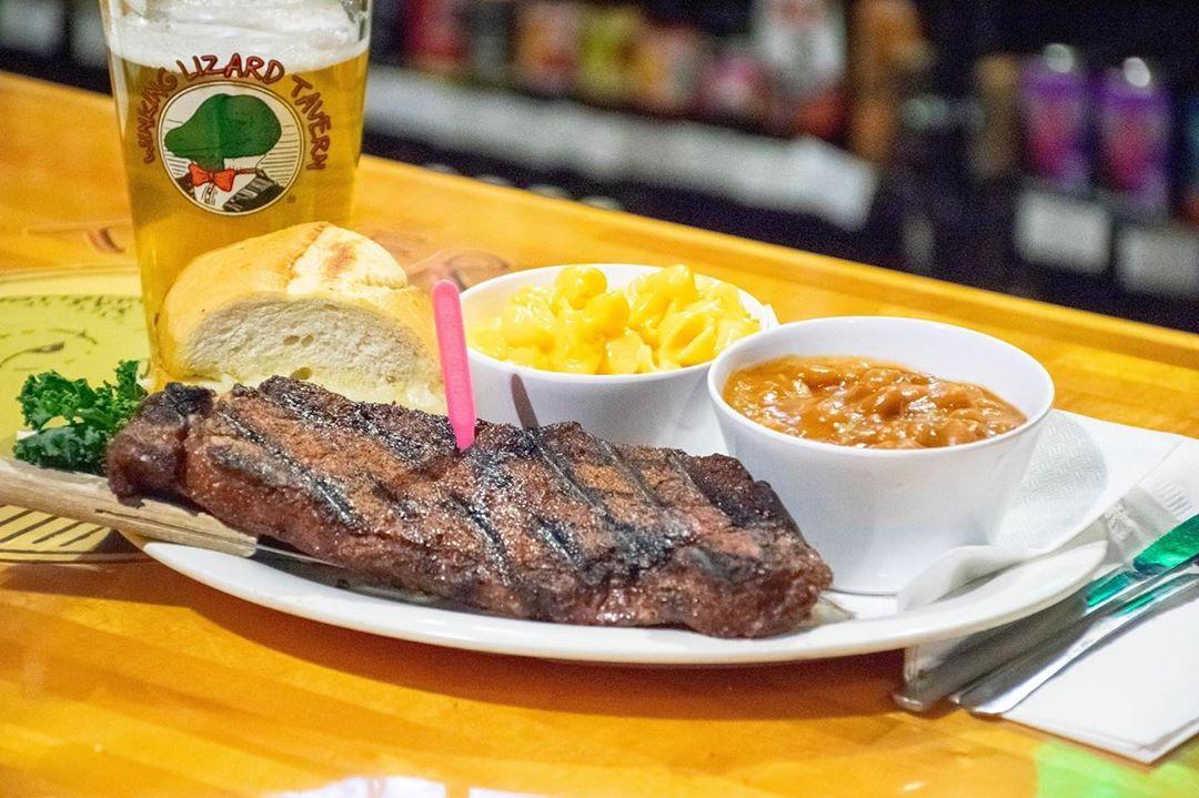 Winking Lizard Independence menus in Independence, Ohio, United States