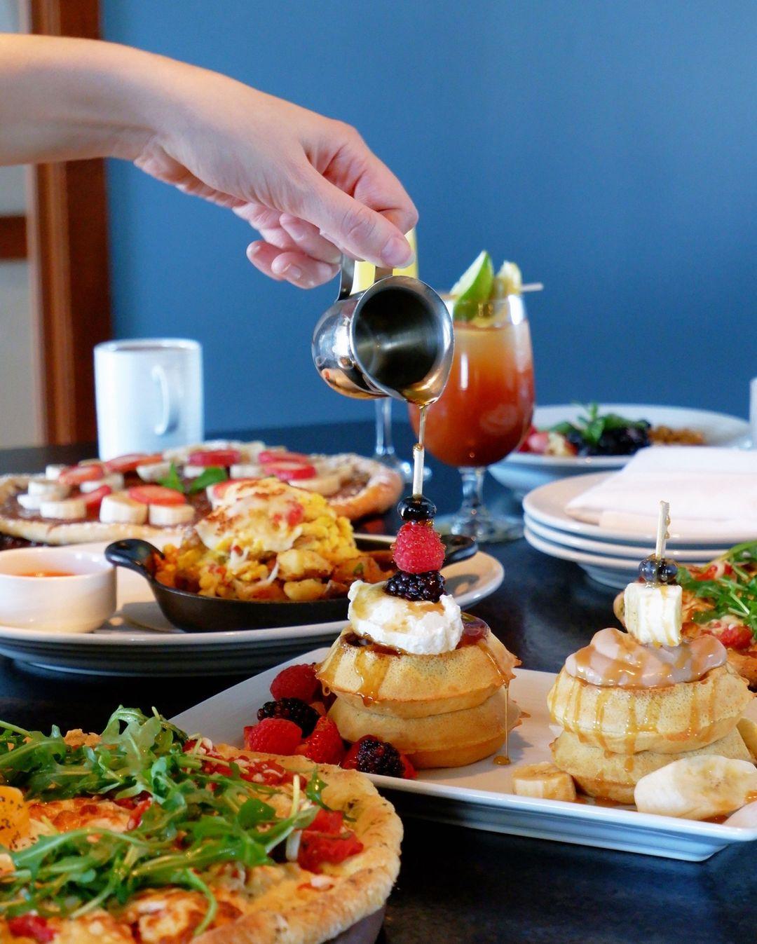 Pinstripes menus in South Barrington, Illinois, United States