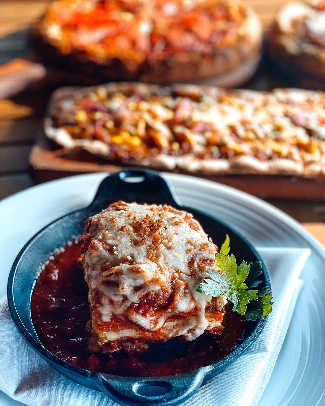 Pinstripes menu in South Barrington, Illinois, USA