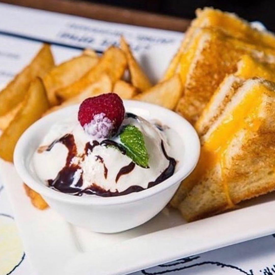 Fox And Fiddle Restaurants Inc menus in North York, Ontario, Canada