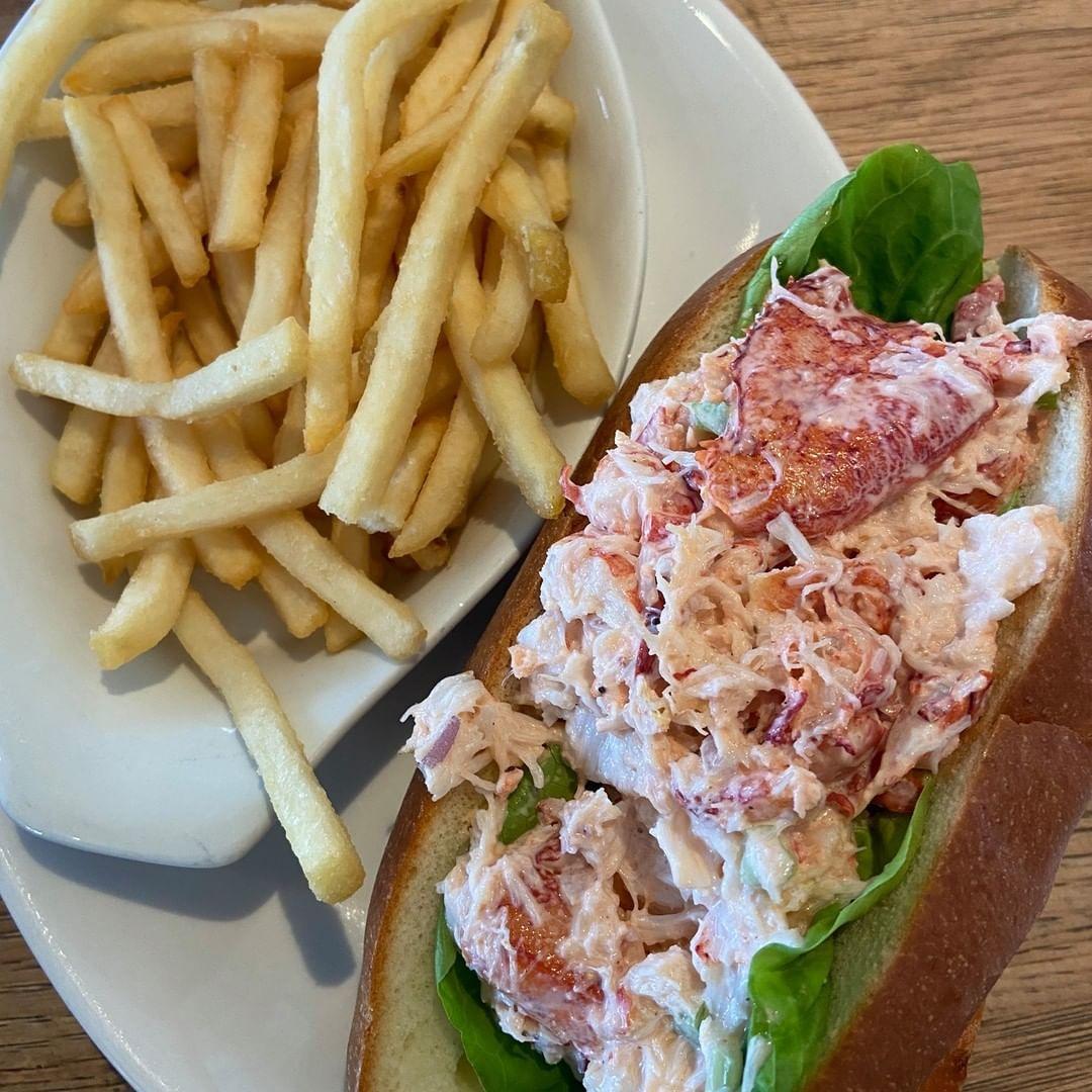 Danfords Hotel & Marina menus in Port Jefferson, New York, United States