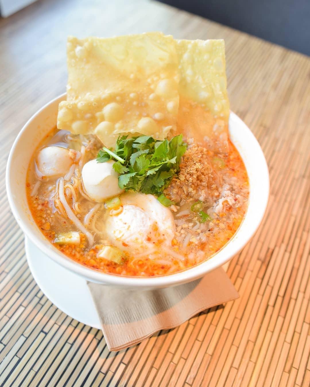 Bai Tong Thai Restaurant - Tukwila menus in Tukwila, Washington, United ...
