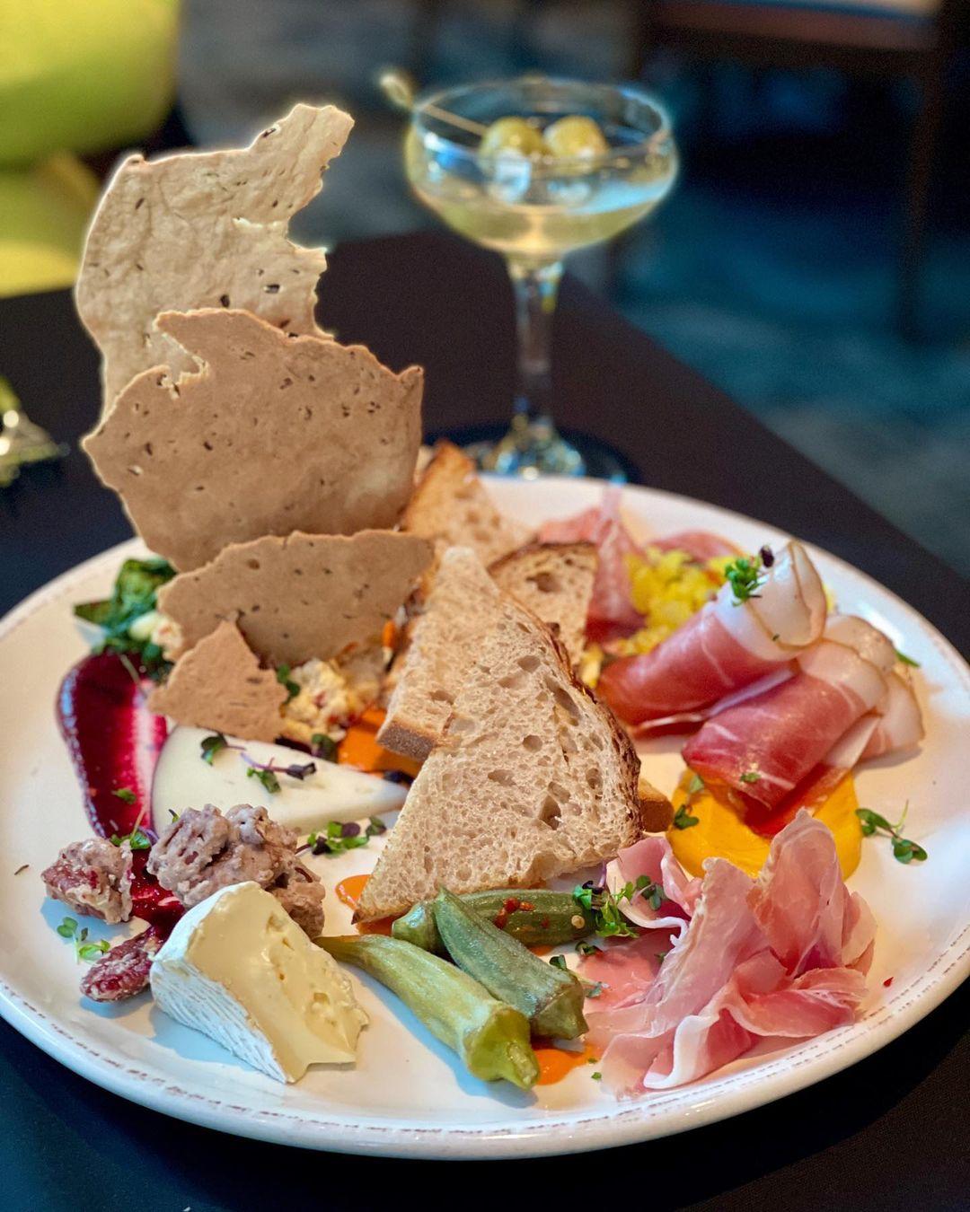 Etch menu in Nashville, Tennessee, USA