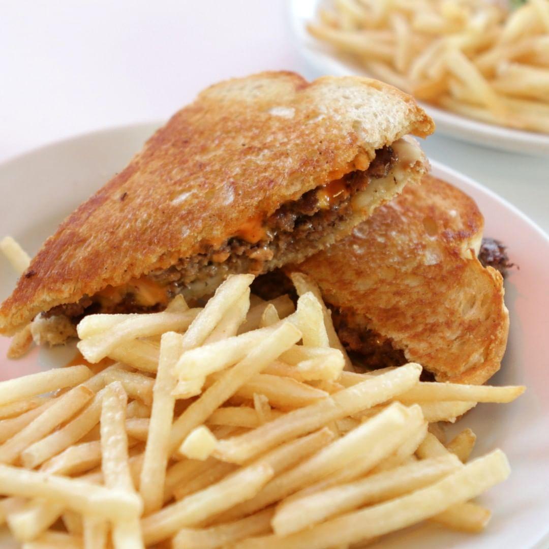 Steak 'n Shake menu in Corpus Christi, Texas, USA