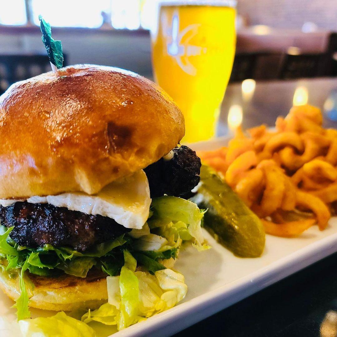 Mad Duck Craft Brewing Northwest menus in Fresno, California, United States