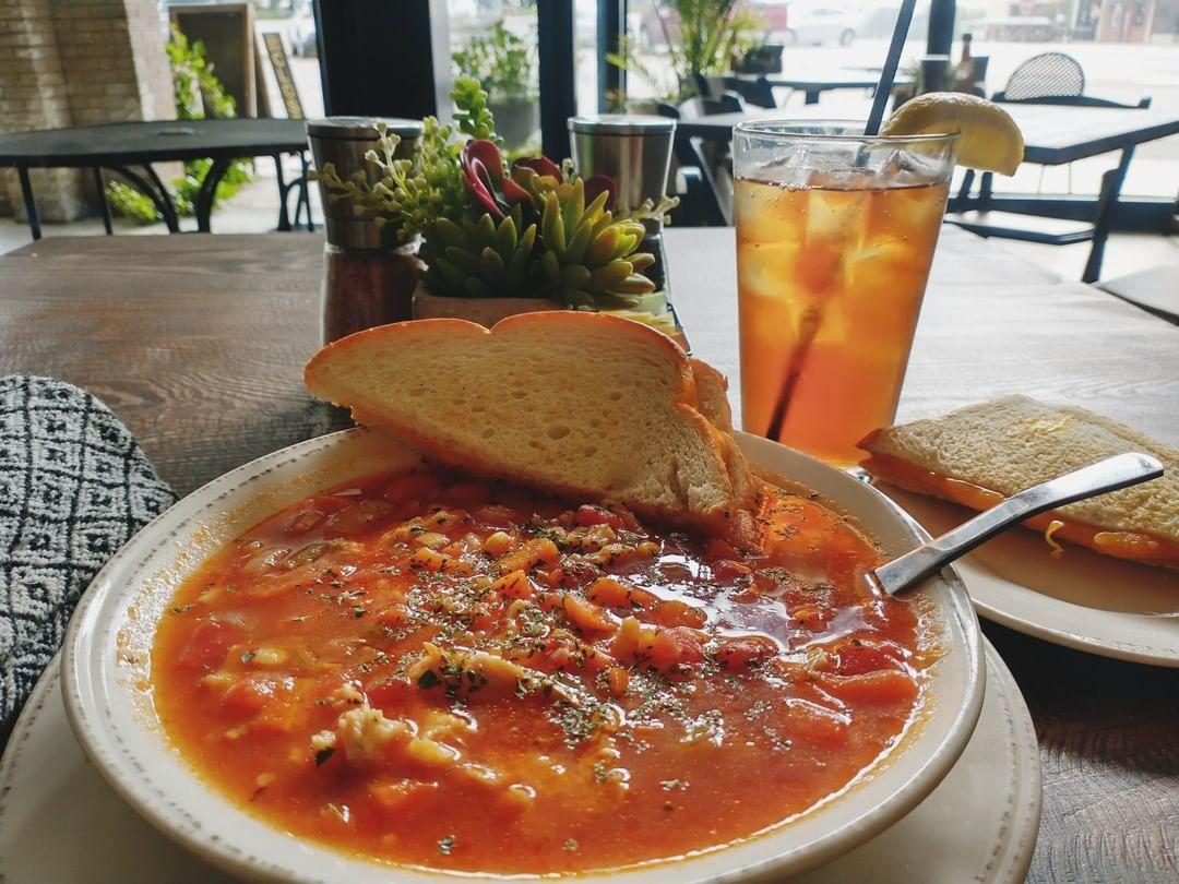 ML Edwards Hometown Bar & Grill menu in Mt Vernon, Texas, USA