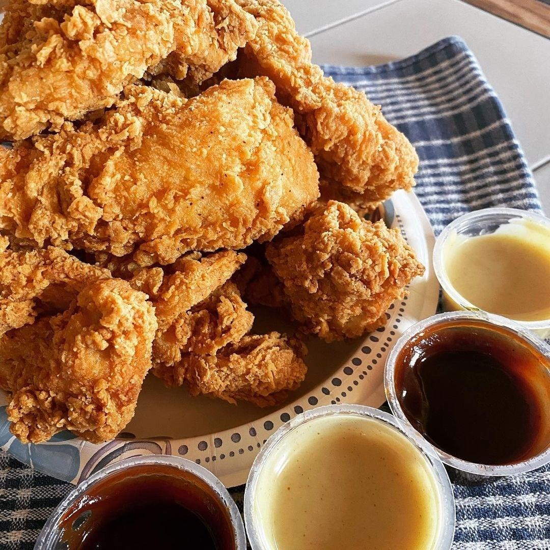 Photos for Krispy Krunchy Chicken, Pizza, Grill ( 9th & Kerlin st ) in ...