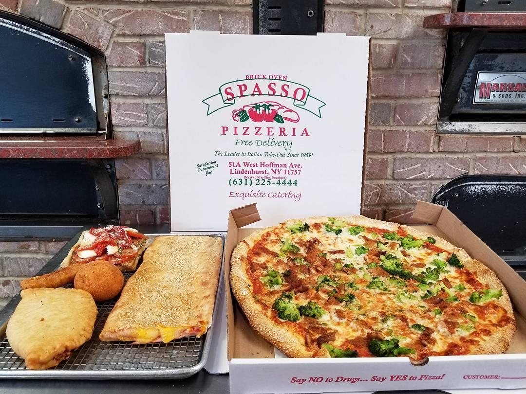 Spassos Pizzeria menus in Lindenhurst, New York, United States