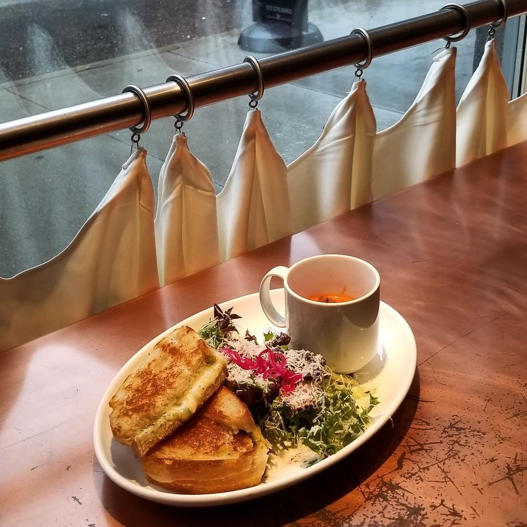 Metropole menu in Cincinnati, Ohio, USA