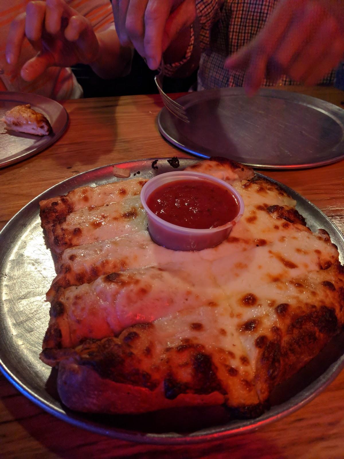 Hoops Pub & Pizza menus in Peoria, Illinois, United States