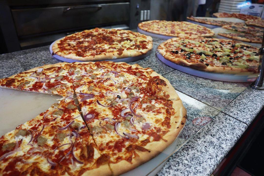 Mombo's Pizza menu in Healdsburg, California, USA