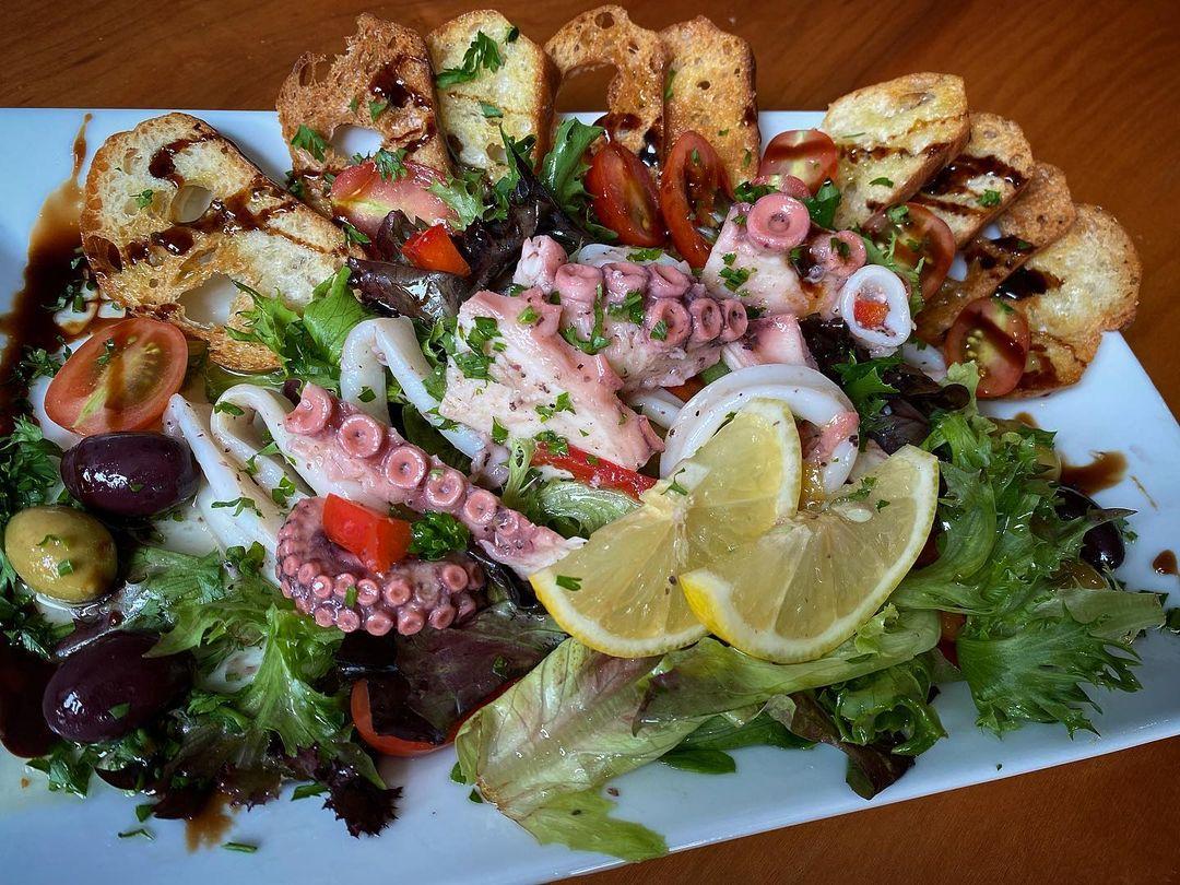 Taso's Restaurant and Pizzeria menu in Peterborough, Ontario, Canada