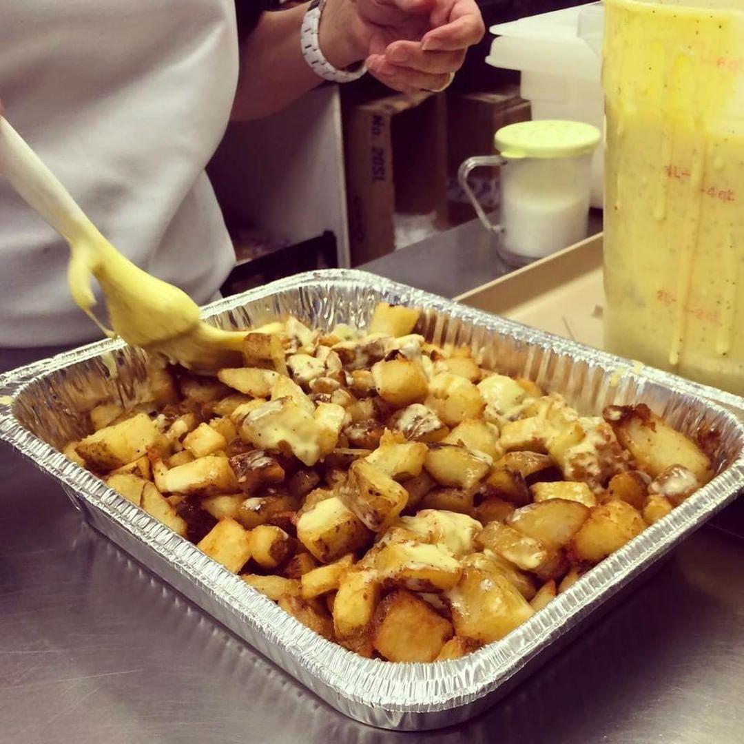 Chicken Shack Warren Schoenherr menus in Warren, Michigan, United States