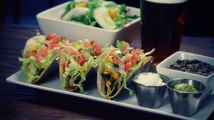 17 Public Square menu in Medina, Ohio, USA