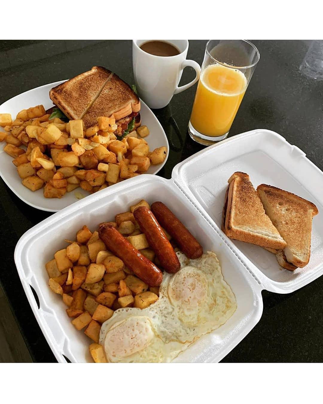 Broadway Bar & Grill menus in Gloucester, Ontario, Canada