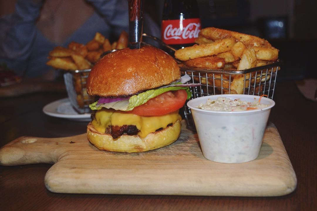 Robbie's Smokehouse And Burgers menus in Kahnawake, Quebec, Canada