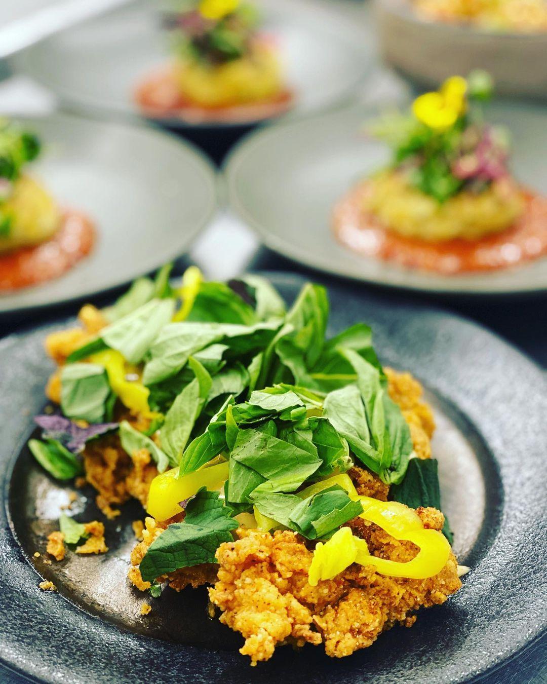 Akar menu in Clayton, Missouri, USA