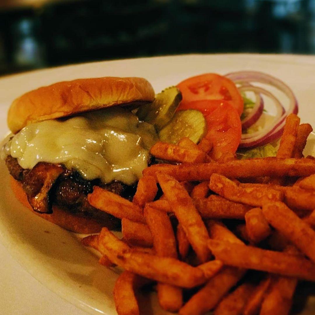 Mashie's Pub & Eatery menus in Pekin, Illinois, United States