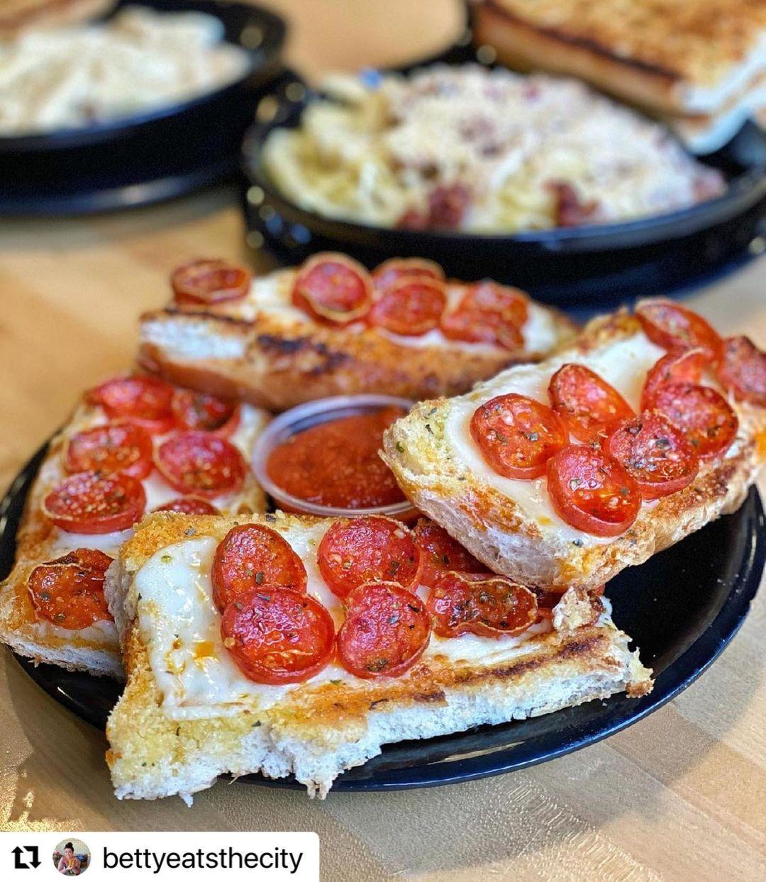 Davanni's Pizza & Hot Hoagies menu in Golden Valley, Minnesota, USA